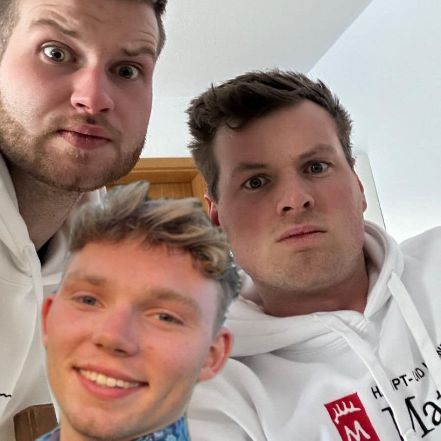 Dreipunktaufnahme (alt): Labern, feiern und Trecker fahren - Podcast